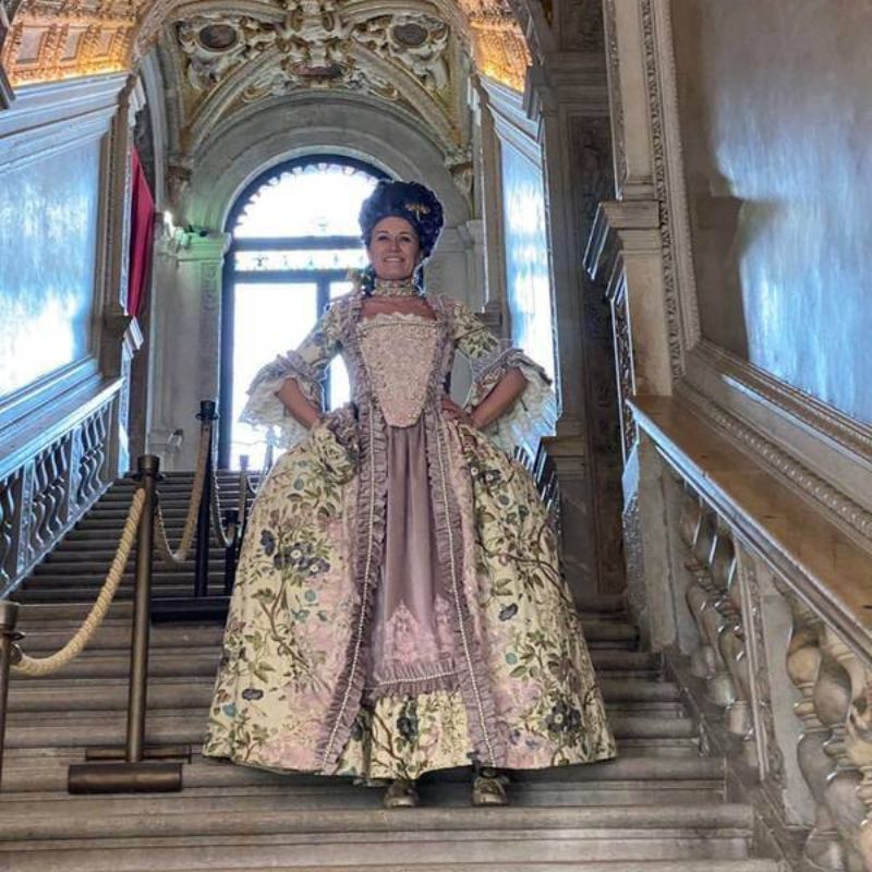 Robes baroques, rococo et vénitiennes pour femme XVIIIe siècle